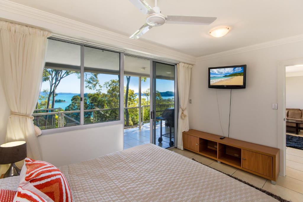 Blue Water Views on Hamilton Island by HIHA in Hamilton Island - Traveleto