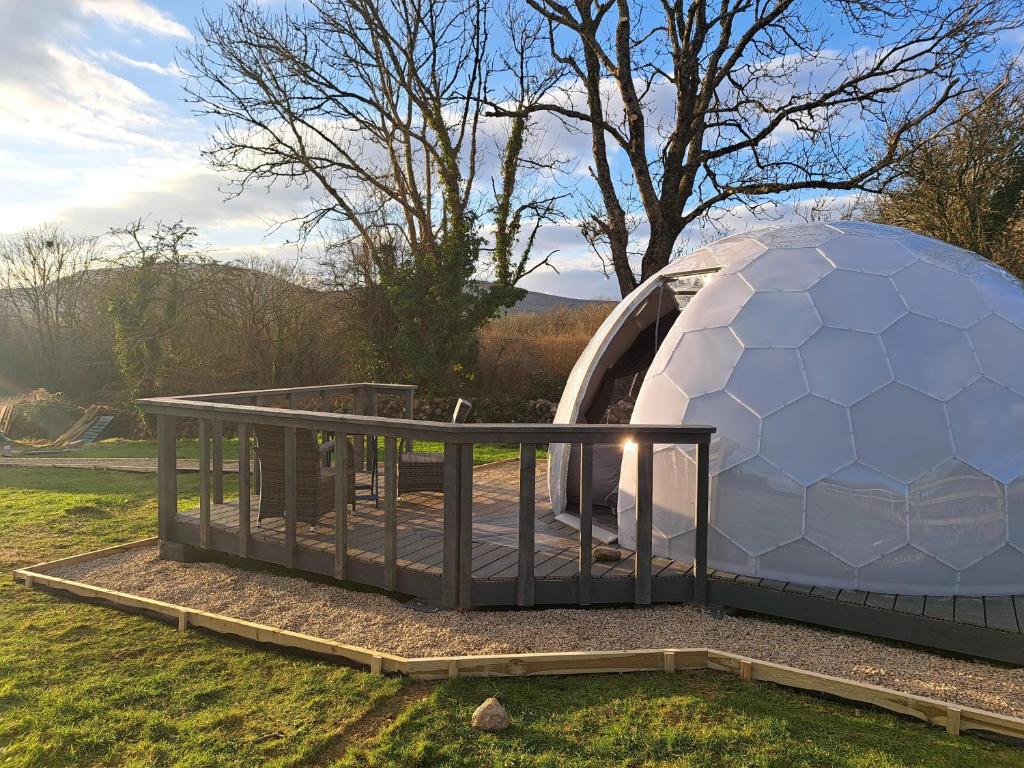 Luxury Glamping Dome with views of the Burren, Boston – posodobljene ...