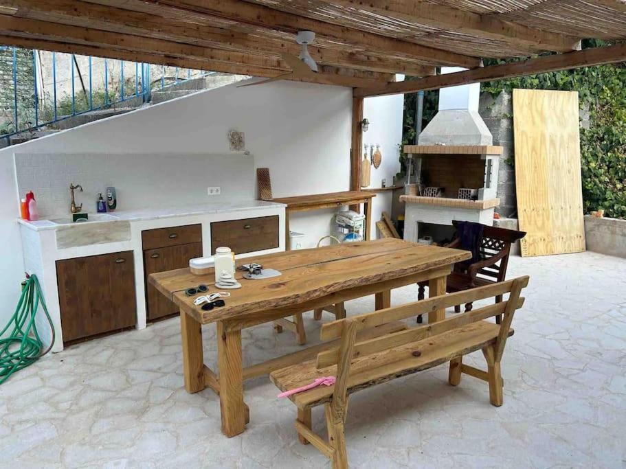 Bella Dacha cosy country house in Milos Gialtra 2 BR, Edipsos – Updated ...