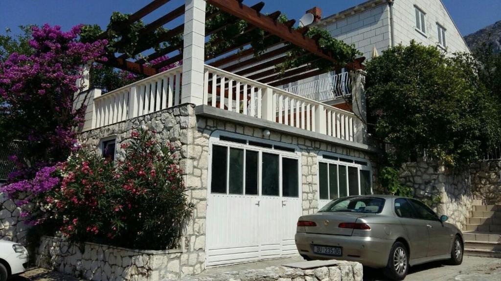Apartments Husanovic in Mokošica - Traveleto
