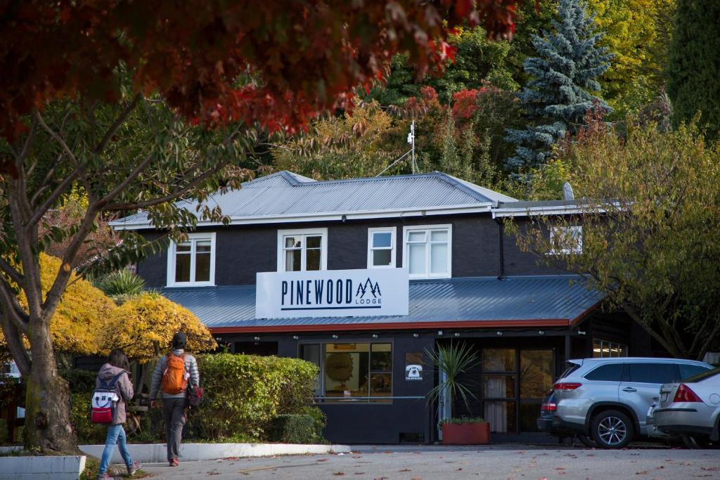 Pinewood Lodge - Queenstown