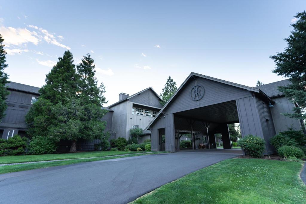 Running Y Ranch Golf & Spa Resort - SuiteTrails